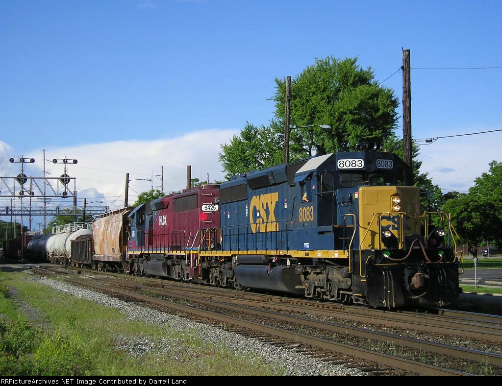 CSX 8083 & HLCX 6425